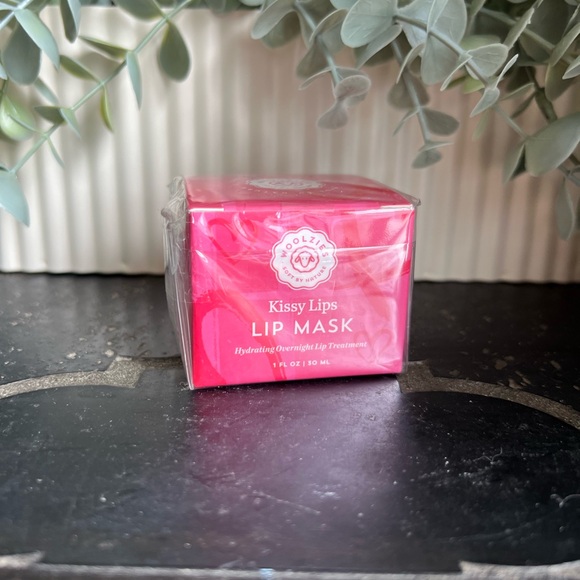 Skincare | Kissy Lips Pink Lip Mask | Poshmark
